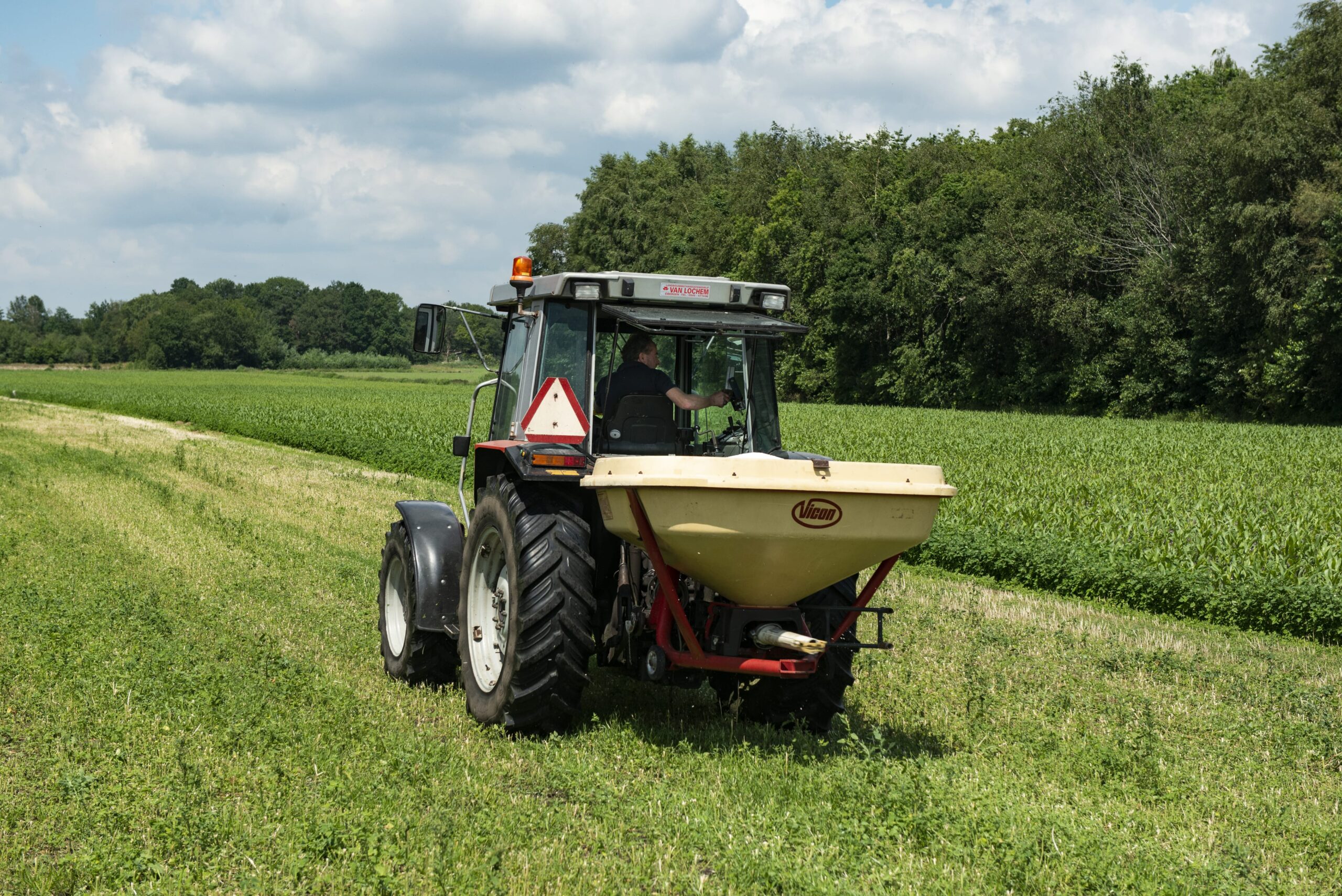 Kunstmest strooien bij de juiste temperatuursom - Deltaplan Agrarisch ...